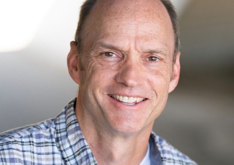 Progressive Insurance commercials cast and their characters - StreamDiag