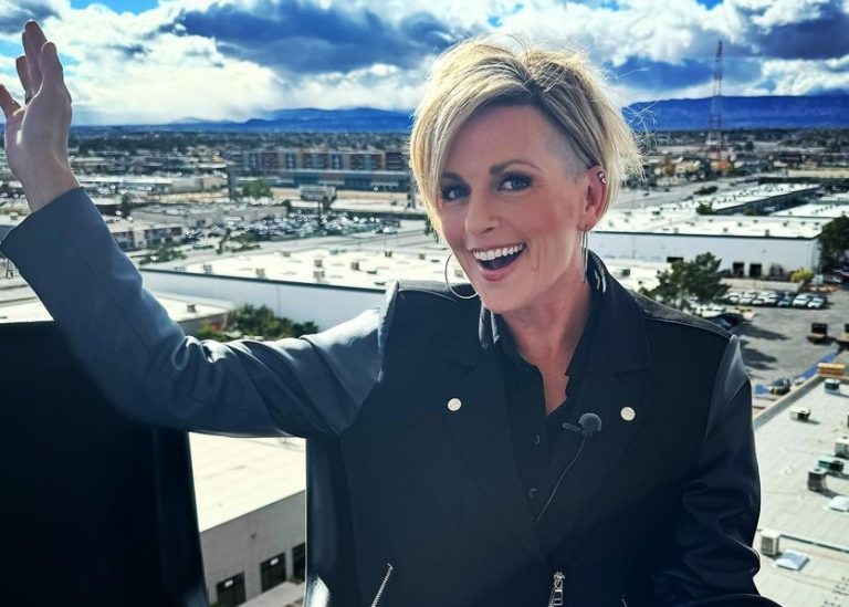 Meet the KCAL 9 news anchors - StreamDiag