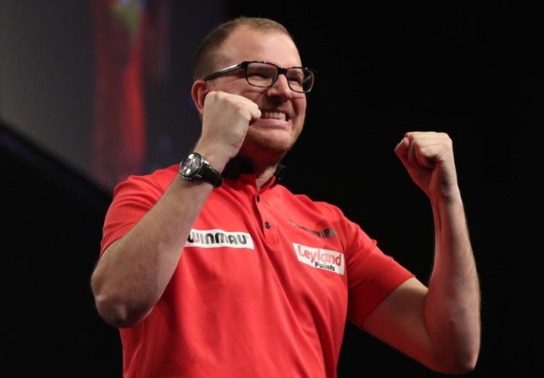 All Sky Sports Darts presenters: Meet Emma Parton, Anna Woolhouse, and more - StreamDiag