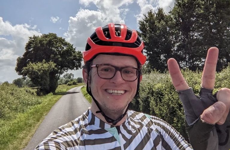 List of GMBN presenters with their profiles - StreamDiag
